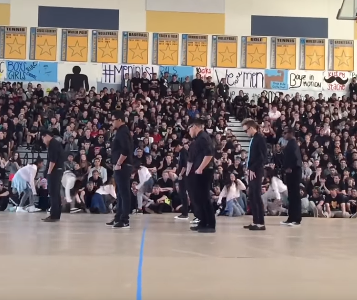 Boys Face Off Girls In “Battle Of The Sexes” At Pep Rally