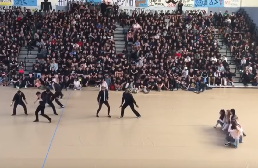 Boys Face Off Girls In “Battle Of The Sexes” At Pep Rally