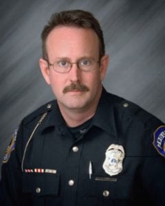 3-yr-old gives up her favorite teddy bear for fallen officer then gets ...