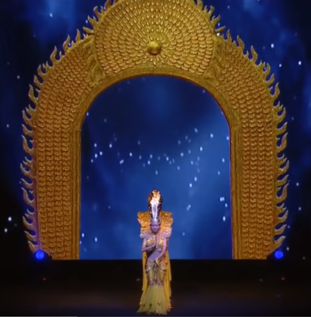 20 Dancers Perform Mesmerizing Thousand Hands Dance