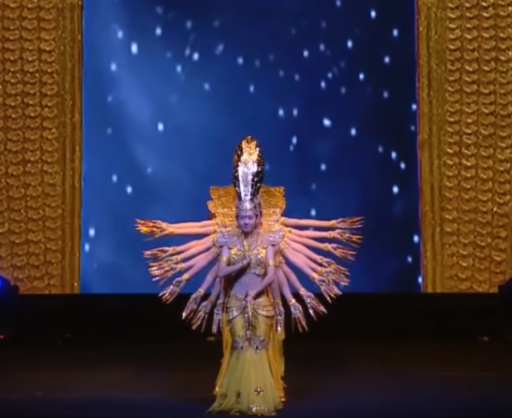 20 Dancers Perform Mesmerizing Thousand Hands Dance