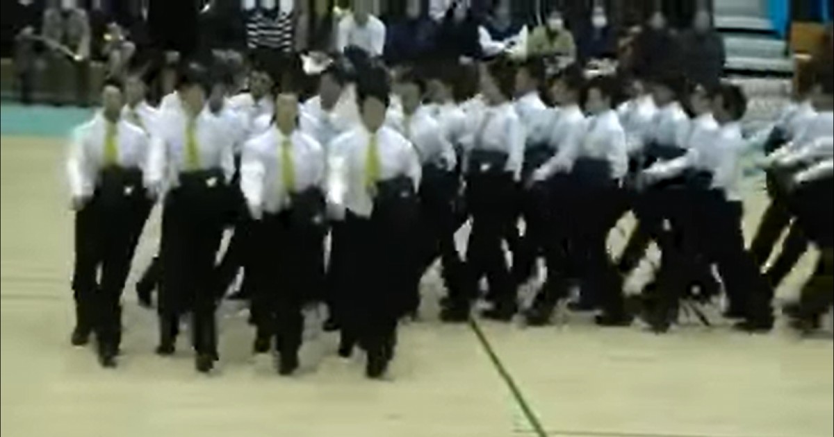 Incredible synchronized walking routine leaves audience cheering for more