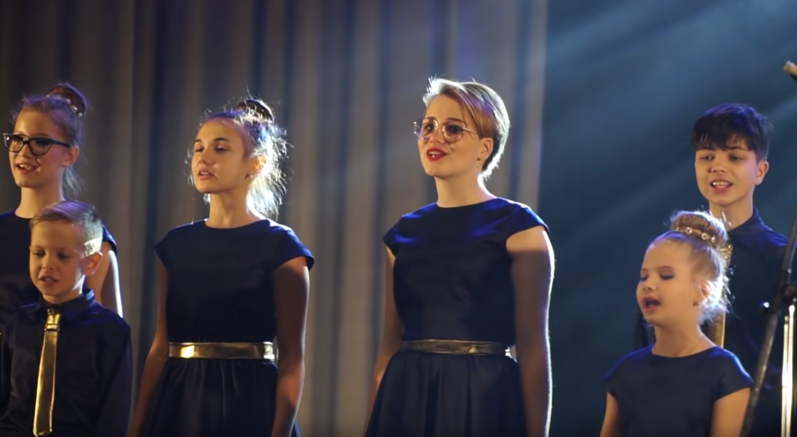 Children’s choir channels Coldplay for stunning performance