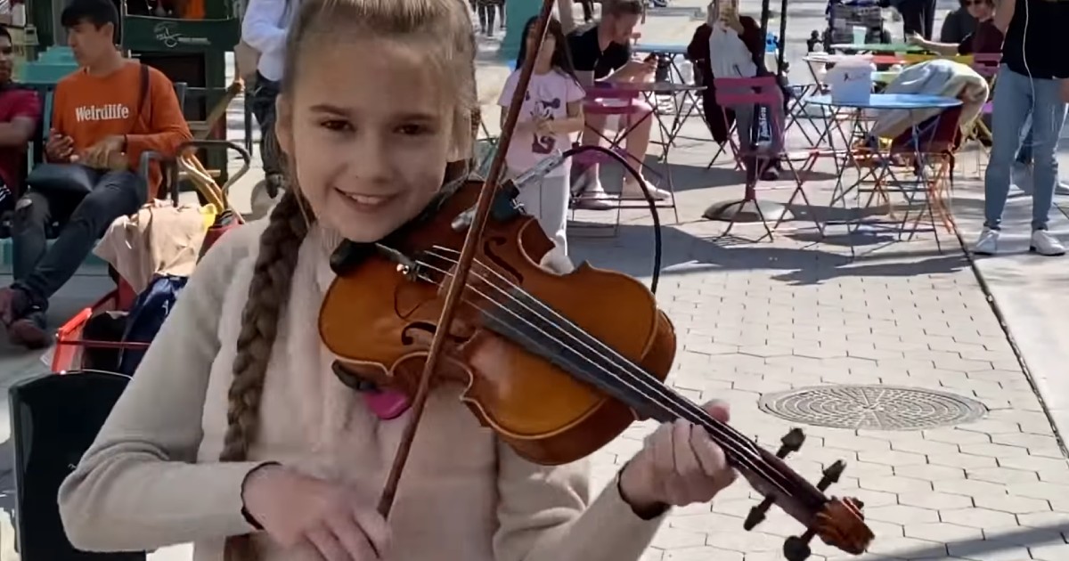 Dynamic girl duo lights up internet with powerful violin-singing ...