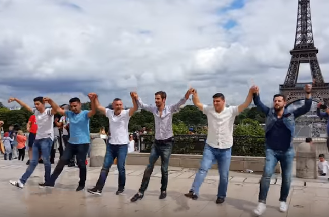 6 Guys light up sidewalk with perfect dance skills