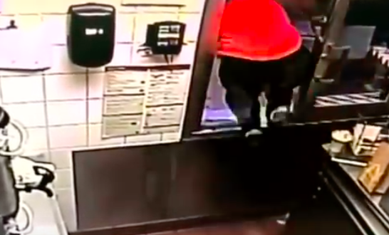 Fast food worker goes ‘hero mode’ when woman’s kids start screaming at ...