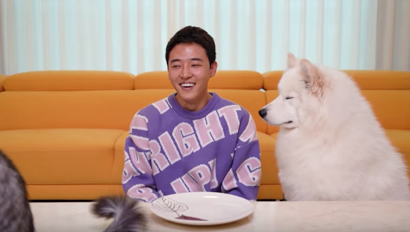 Guy ‘eats’ invisible food and his pets refuse to tell him the truth
