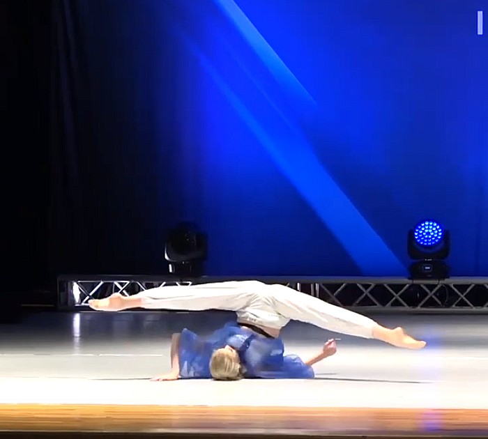 Striking tiny dancer takes over the stage with impressive acrobatic ...