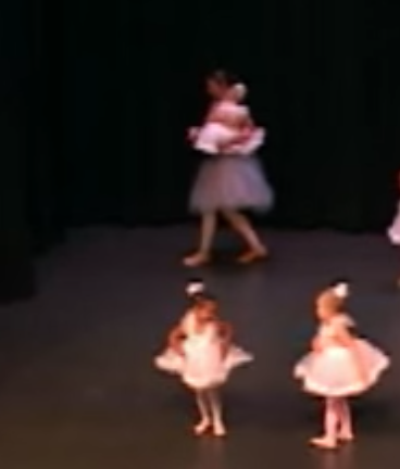 Tiny dancers hilariously improvise recital moves when they forget what ...