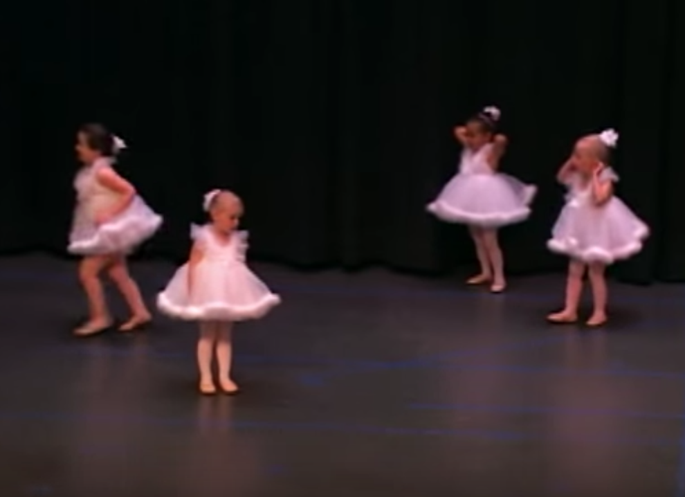Tiny dancers hilariously improvise recital moves when they forget what ...