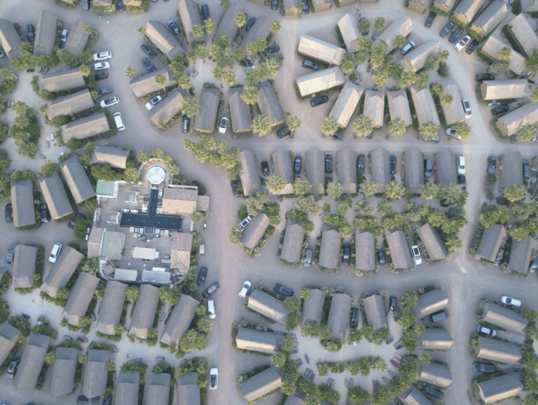 Woman starts giant ‘I Spy’ game to keep neighborhood connected during ...