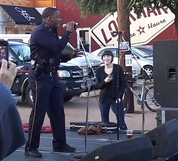 Dallas policeman surprises crowd at local festival with his incredible ...