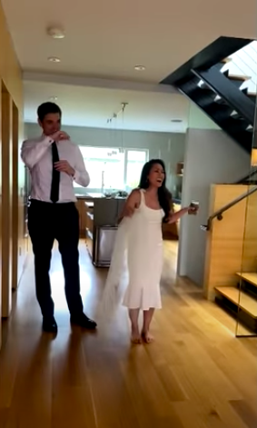 Video shows couple getting married during quarantine over video call ...