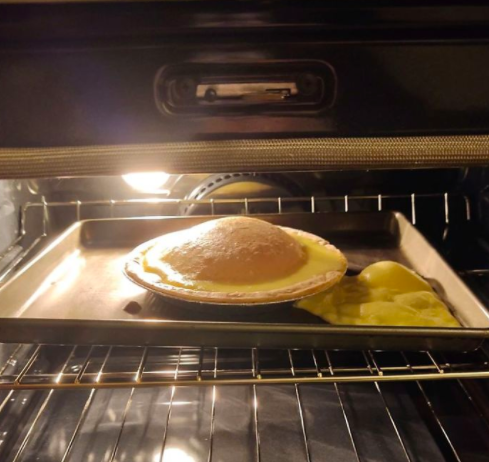 50 Photos Of The Funniest Quarantine Baking Fails