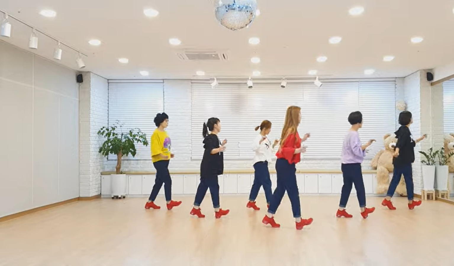 Line dancers light up dance floor with country moves to ‘When You Smile’