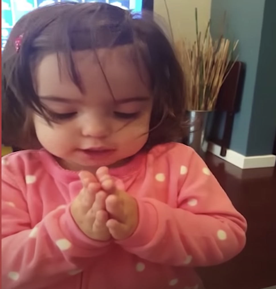 Little Girl Melts Hearts With Adorable Prayer