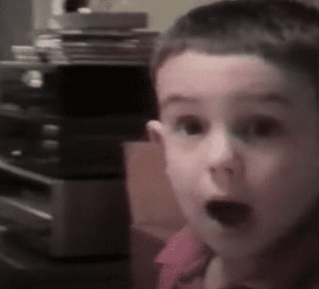 Little Girl Melts Hearts With Adorable Prayer