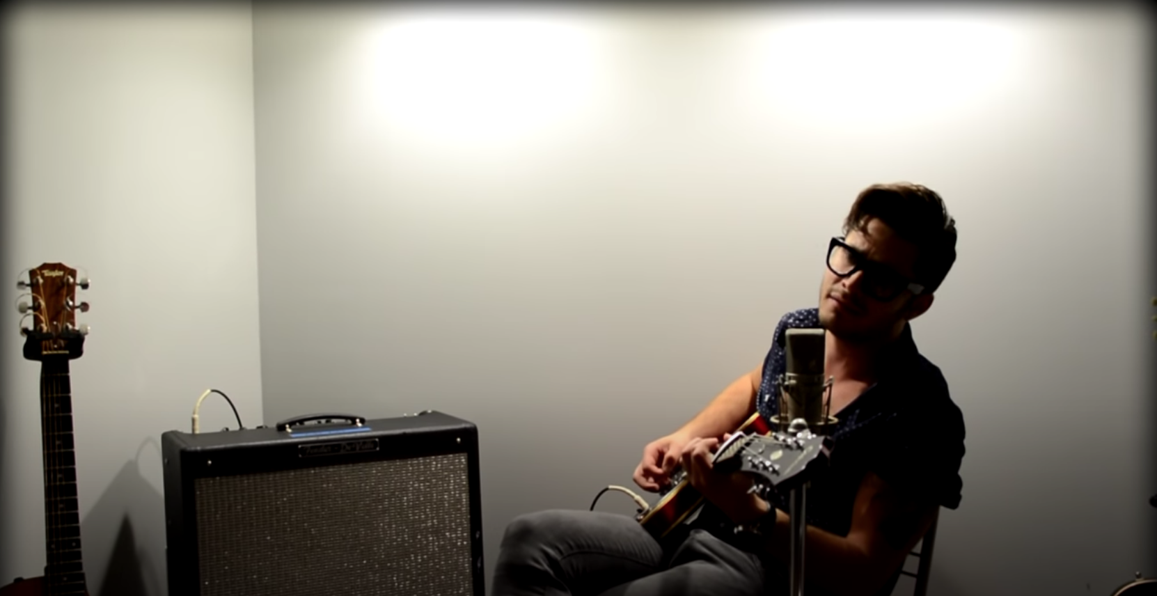 Guy rocks out fantastic rendition of Willie Nelson’s ‘Crazy’ with Patsy ...