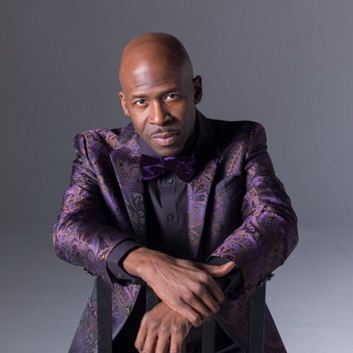 Little girl breaks out powerful praise dance in front of church