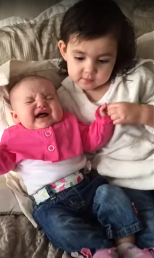 Big sister stops baby from crying when she sings sweetest ‘You Are My ...