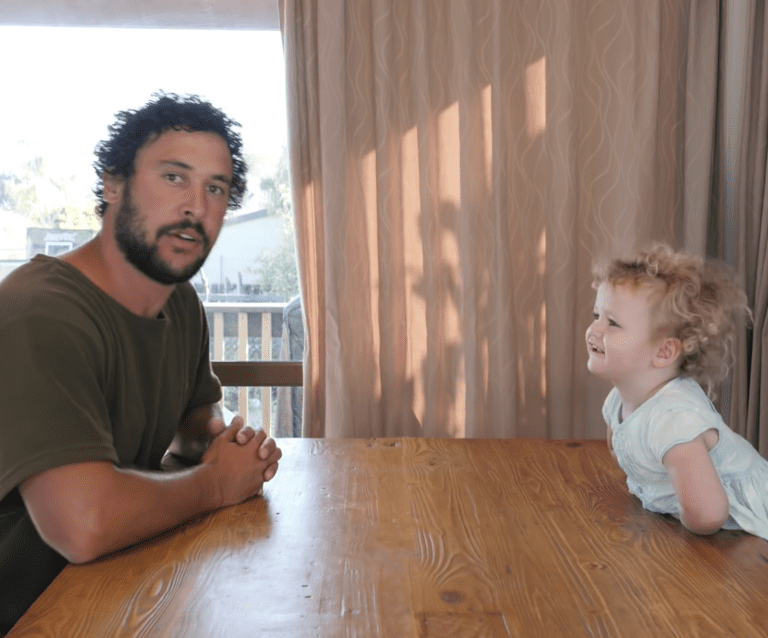 Dad Gives Hilarious Tutorial Teaching Toddler To Sing