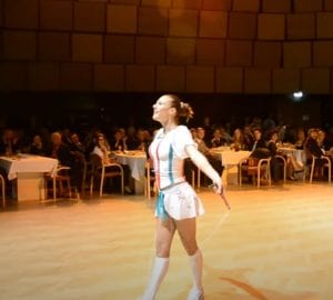 Woman’s incredible fast-footed jump rope tricks earns her ‘world’s best ...