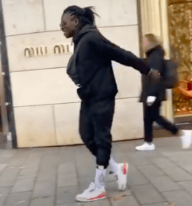 Guy’s smooth ‘moonwalk’ dance takes over streets in Paris