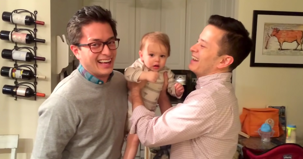 Baby hilariously confused by dad’s identical twin