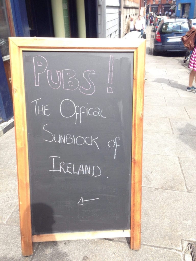 40 seriously funny pub signs that encouraged us to grab a drink