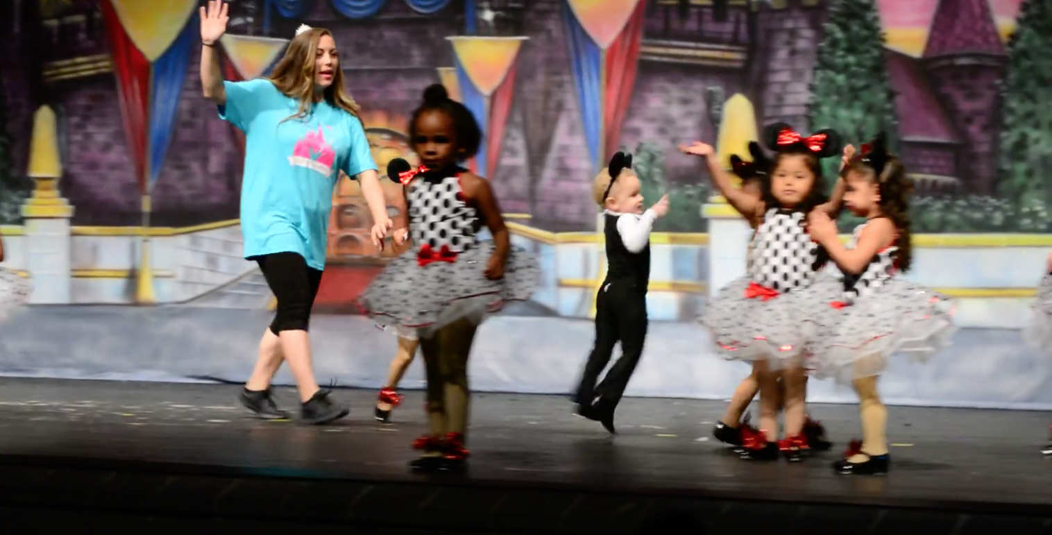 Tiny featured dancer steals the show in seconds of recital