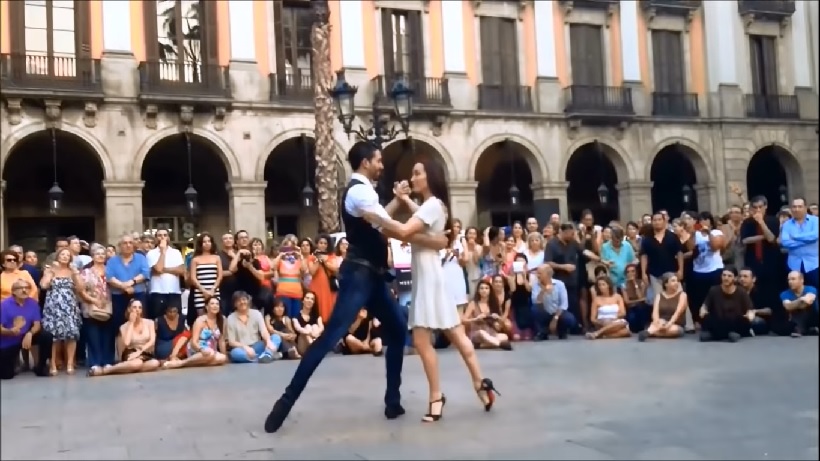 Couple wows the crowd with sensual tango routine