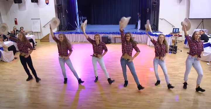 6 Cowgirls set the dance floor on fire with smoothest country moves