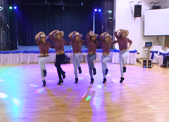 6 Cowgirls set the dance floor on fire with smoothest country moves
