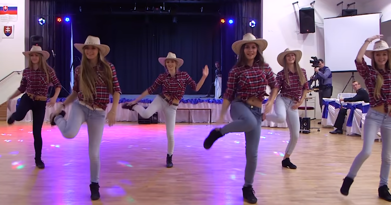 6 Cowgirls set the dance floor on fire with smoothest country moves