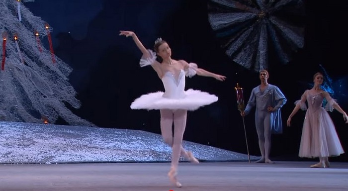 “Sugar Plum Fairy” performance by Russian ballerina wows the audience