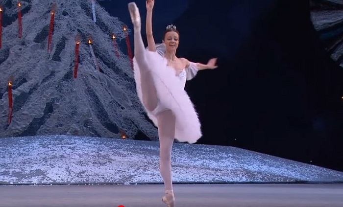 “Sugar Plum Fairy” performance by Russian ballerina wows the audience