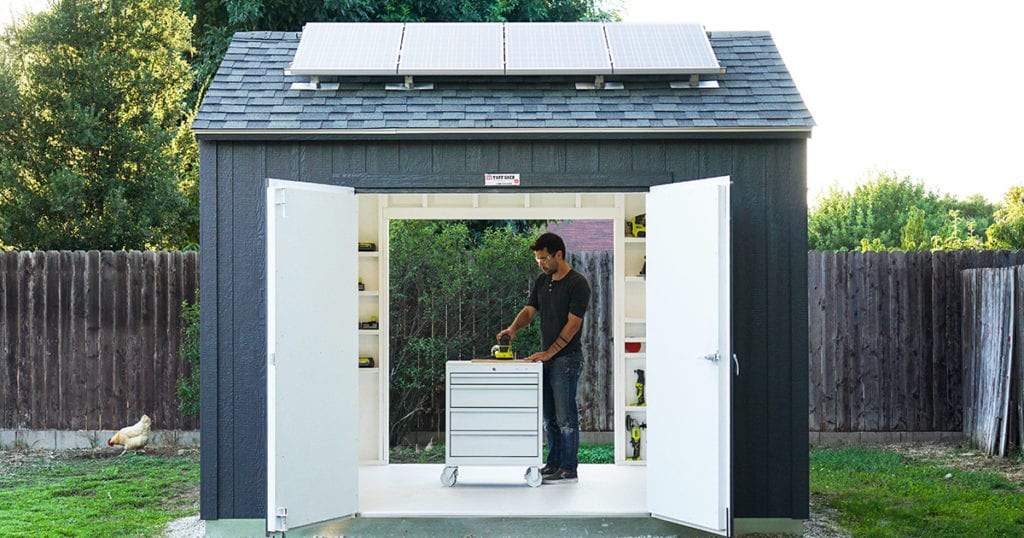Guy gives step-by-step of how he built a DIY solar-powered workshop