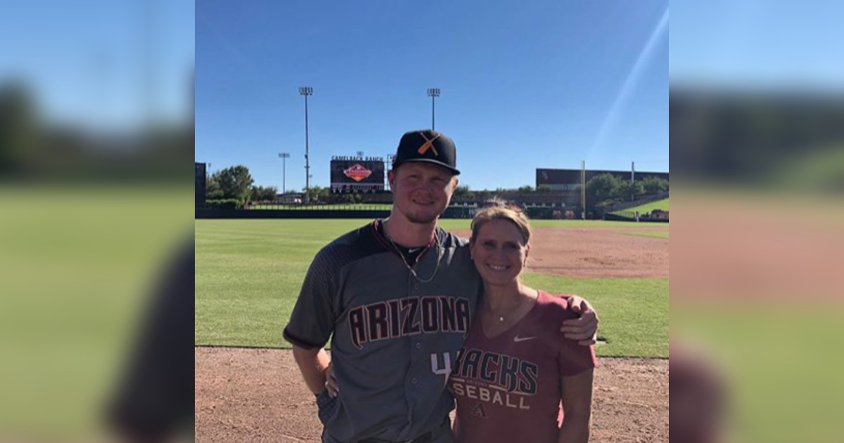 Mom chokes up with tears reading letter from son