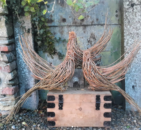 Artist collects willow reeds then turns them into incredibly detailed ...