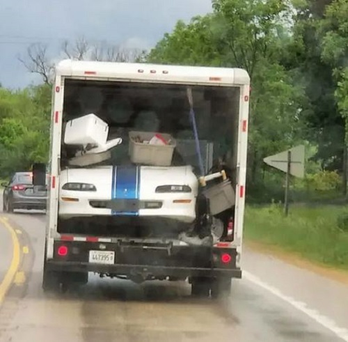 50 Photos Of Drivers Whose Decisions Defy All Logic