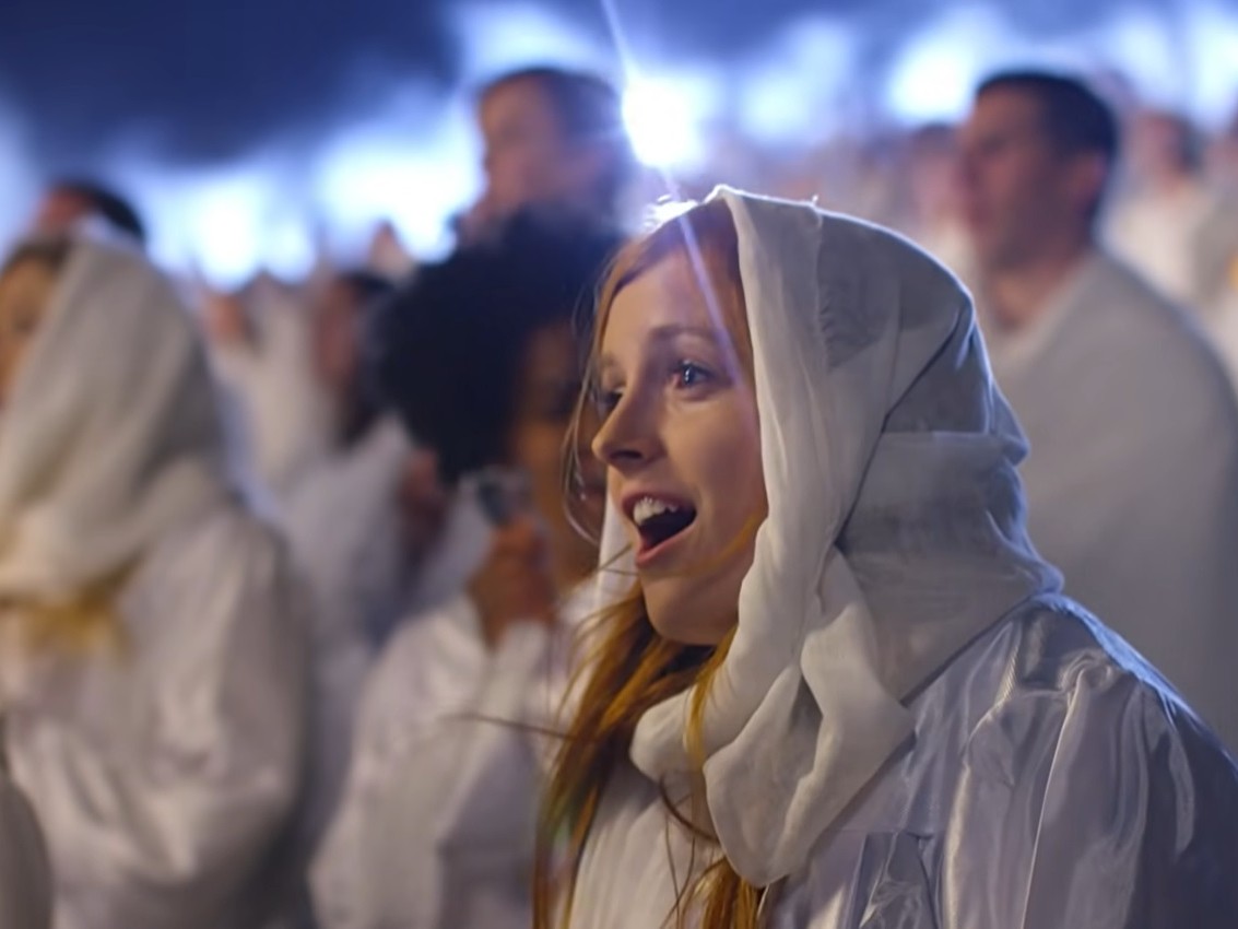 Men sing 1st note of 'the best Christmas song ever' leaving 47 million ...