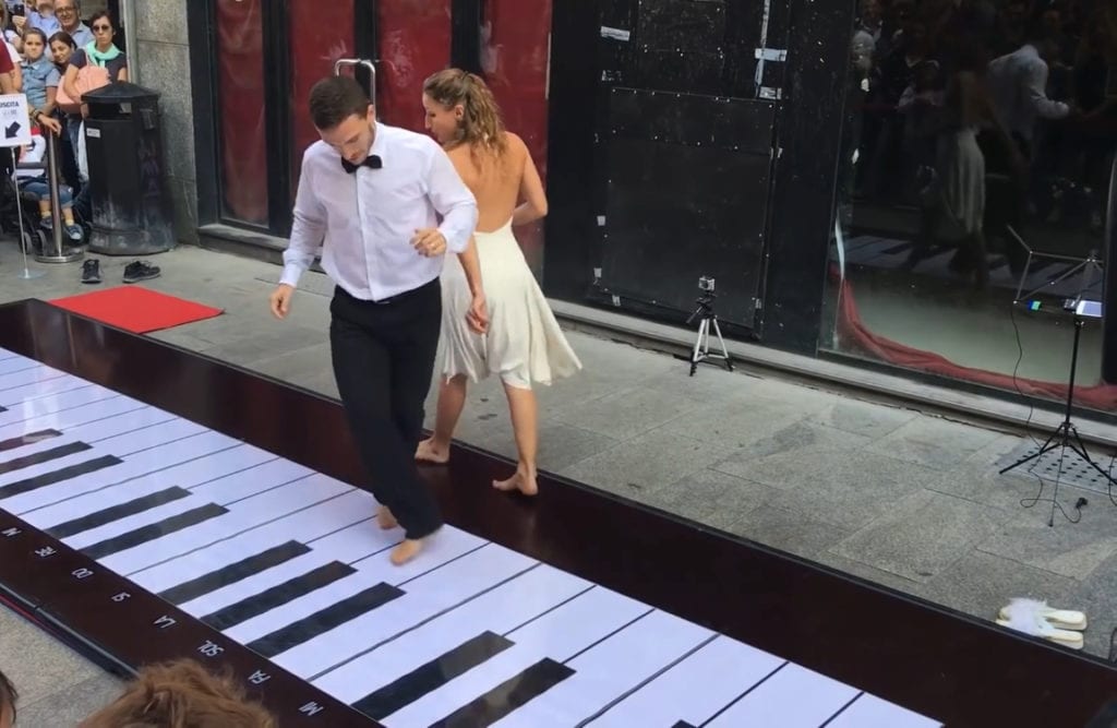 Duo’s slick ‘Pink Panther’ dance leaves crowd cheering for more