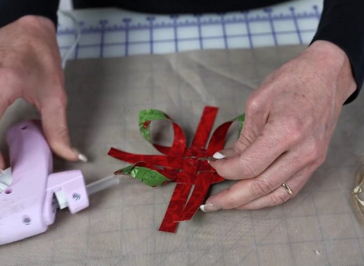 No-sew Scandinavian star ornament is as easy to make as it is beautiful