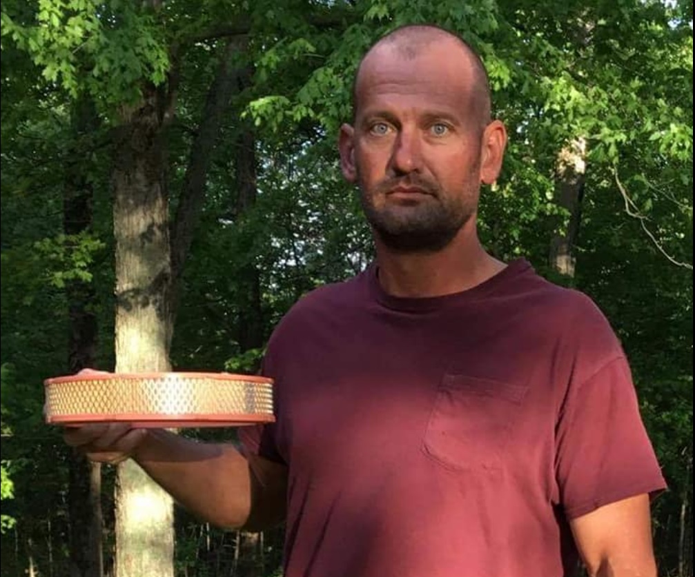 Guy hilariously posts pics with ‘filters’ to attract ladies because ...