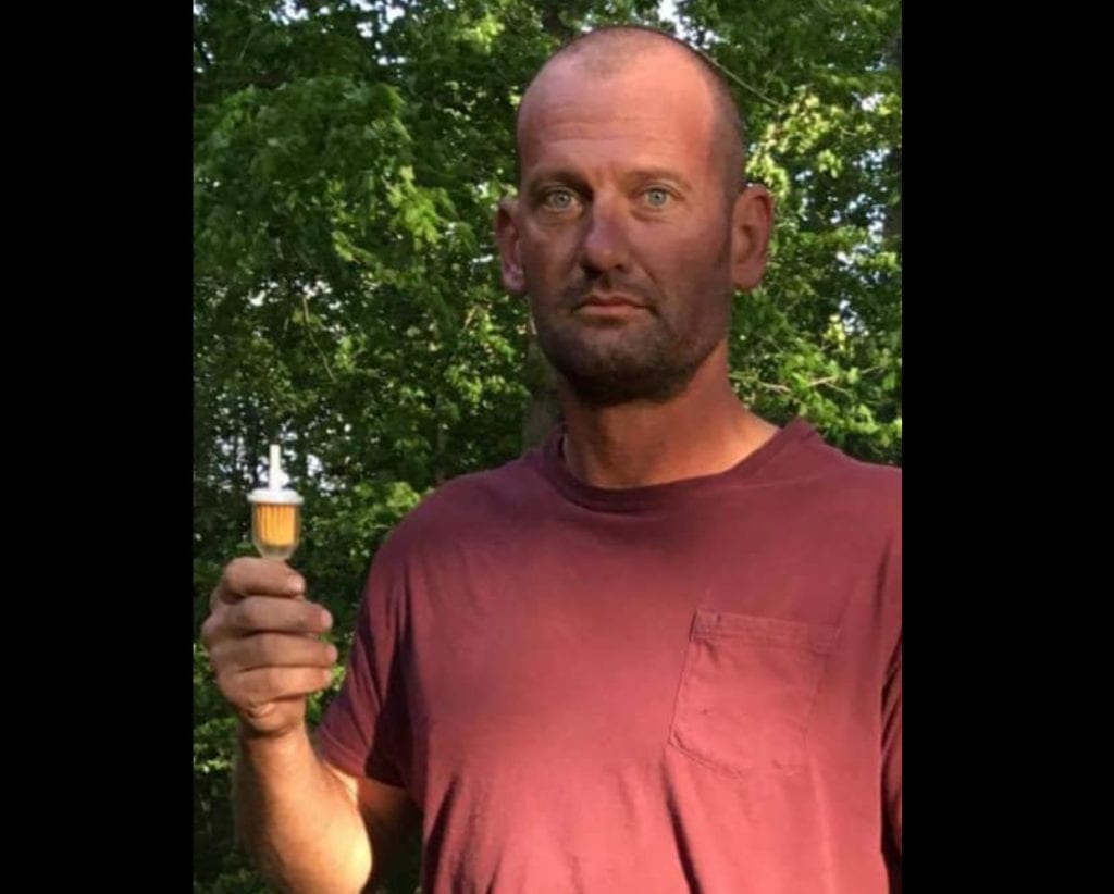 Guy hilariously posts pics with ‘filters’ to attract ladies because ...