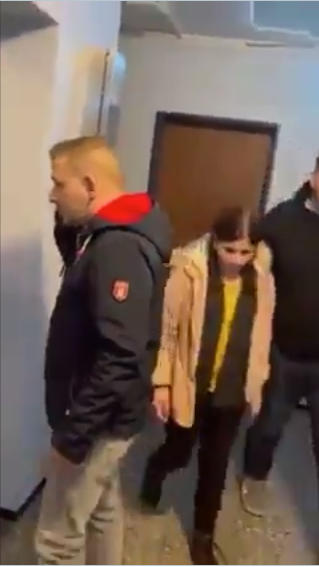 Everyone should know this international sign for 'help me'