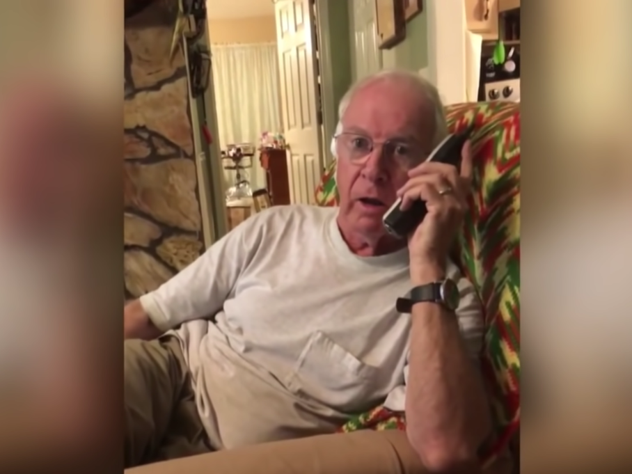 Grandad confuses telemarketer with hilarious Donald Duck voice