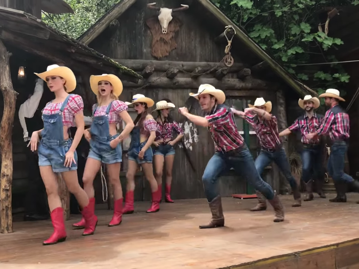 Linedancers Light Up Stage With “Cotton Eyed Joe” Dance