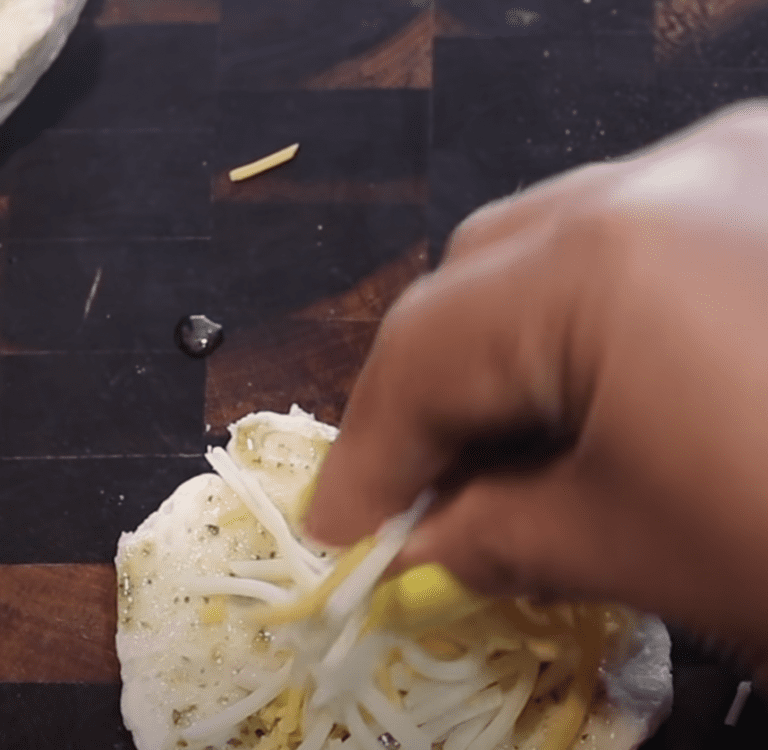 Spunky chef gives us a recipe for cheesy-stuffed garlic bread biscuits ...