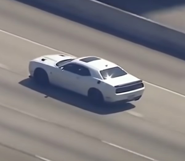 Dodge challenger goes so fast in high-speed chase that even news ...